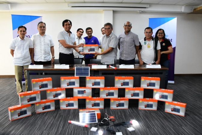 Solar lanterns to illuminate households of an IP community in Paquibato ...